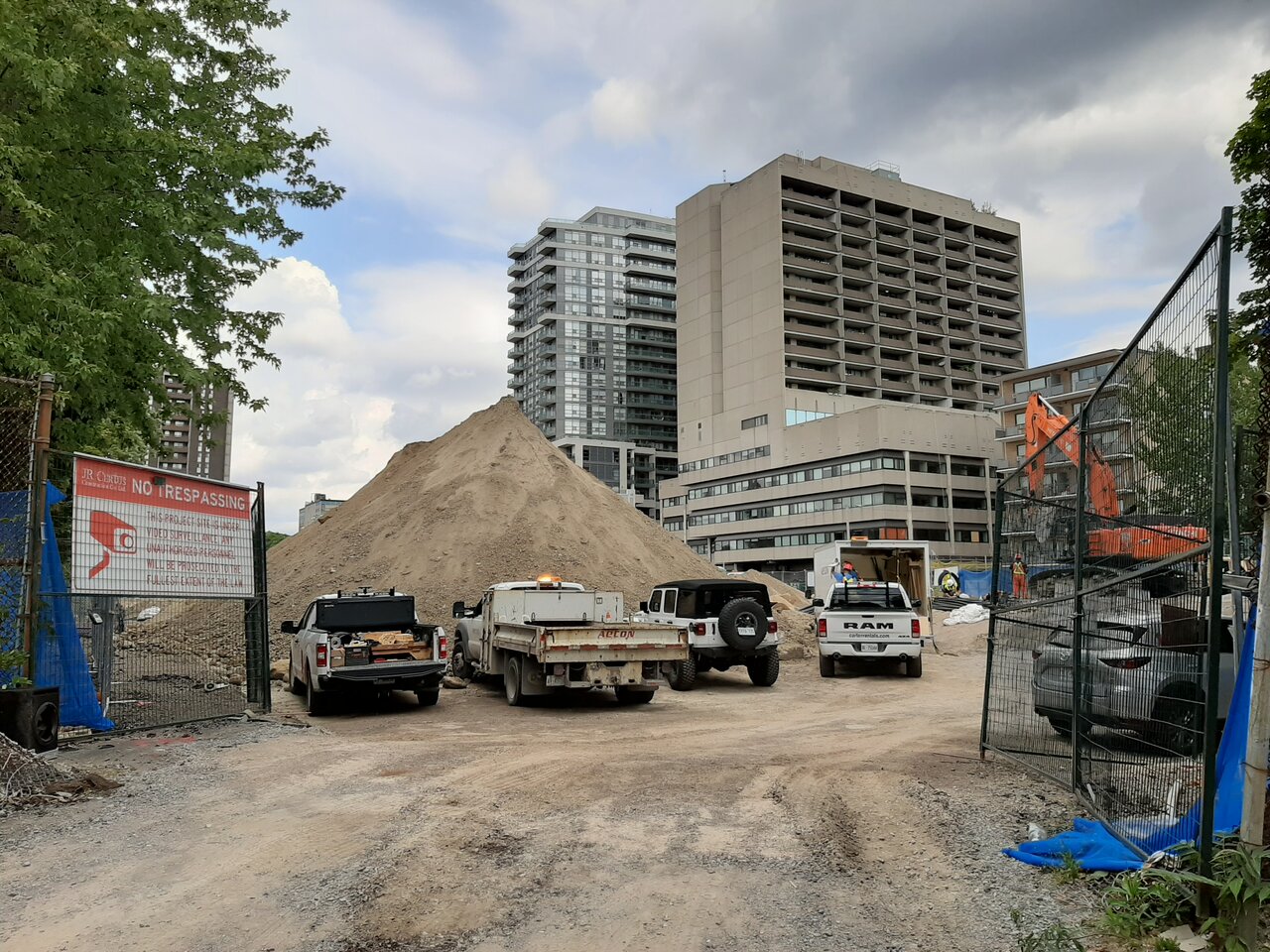 U of T: Robert Street Field revitalization (STUDIOtla) | SkyriseCities