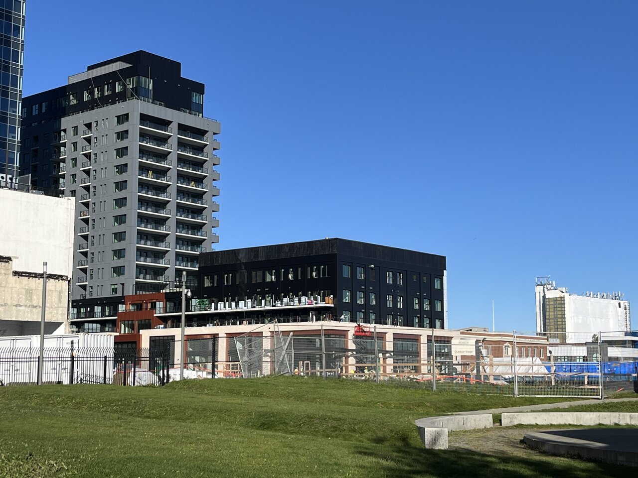 Stationlands Residential Towers | 90m | 25s | Qualico | DIALOG | Page ...