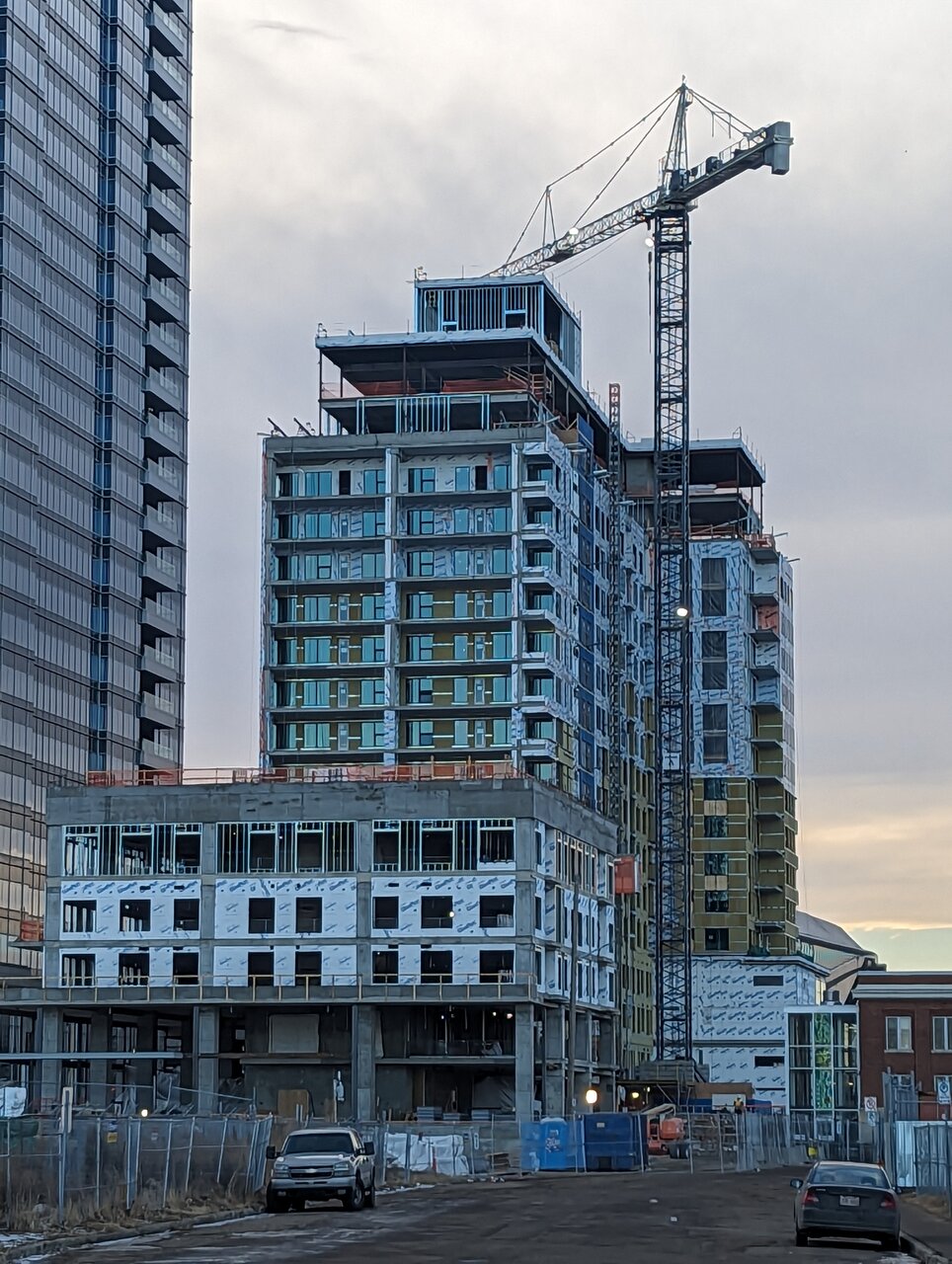 Stationlands Residential Towers | 90m | 25s | Qualico | DIALOG | Page ...