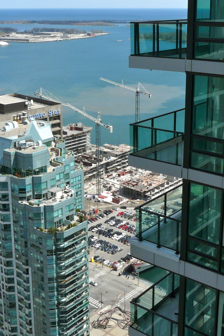Toronto looks very good from Pinnacle's 33 Bay Penthouses | UrbanToronto