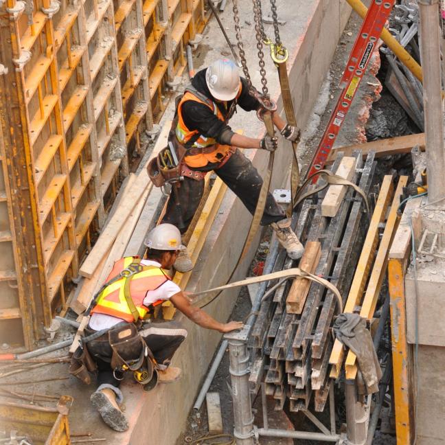 Photo of the Day: The Human Side of Construction | UrbanToronto