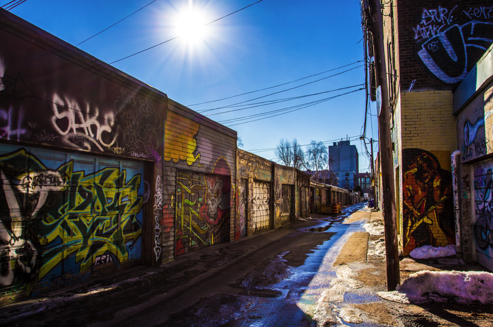 Photo of the Day: Alley Life | UrbanToronto