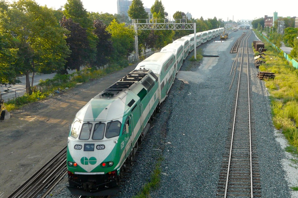 Metrolinx Begins Joint Fare Pilot Project at 2 Toronto GO Stations ...