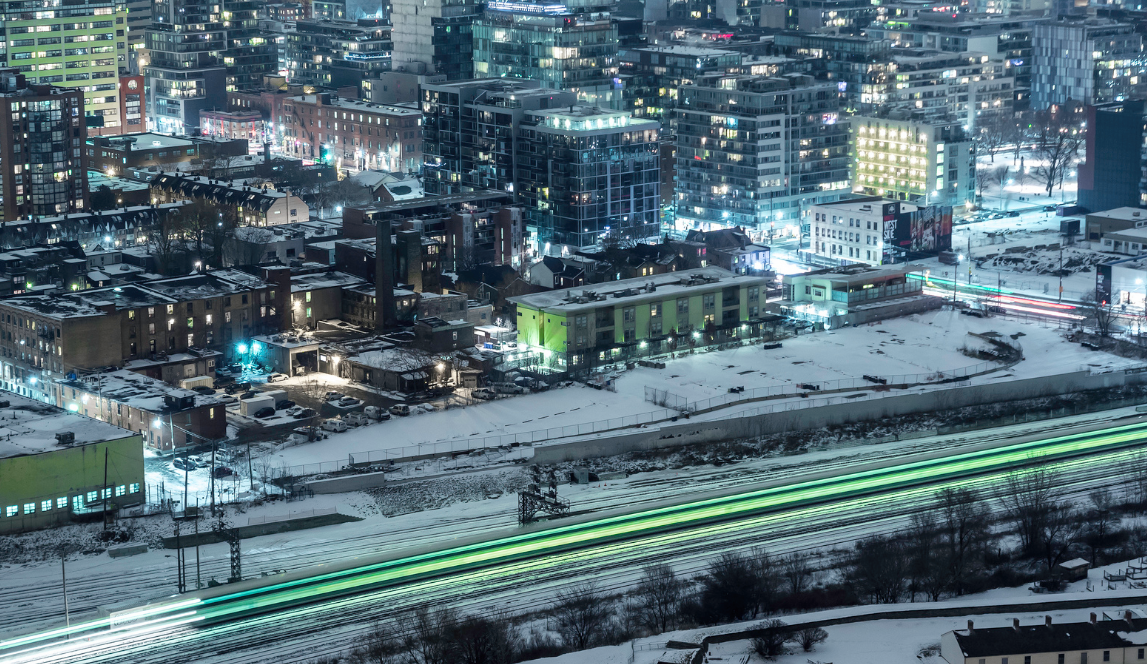 Photo of the Day: Green for GO | UrbanToronto