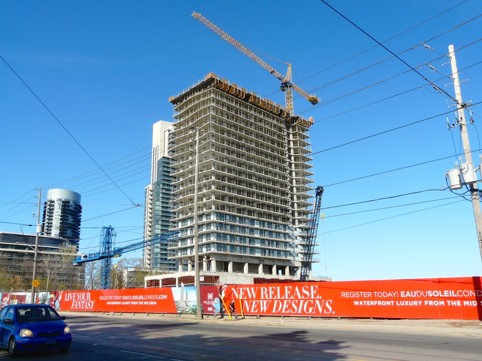Construction Progressing at Phantom's Jade Waterfront Condos | UrbanToronto