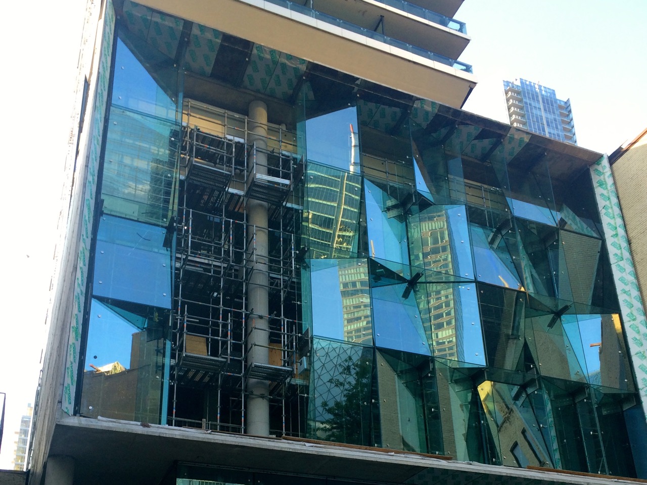 Angled Podium Glazing Increases Visual Interest at Theatre Park ...