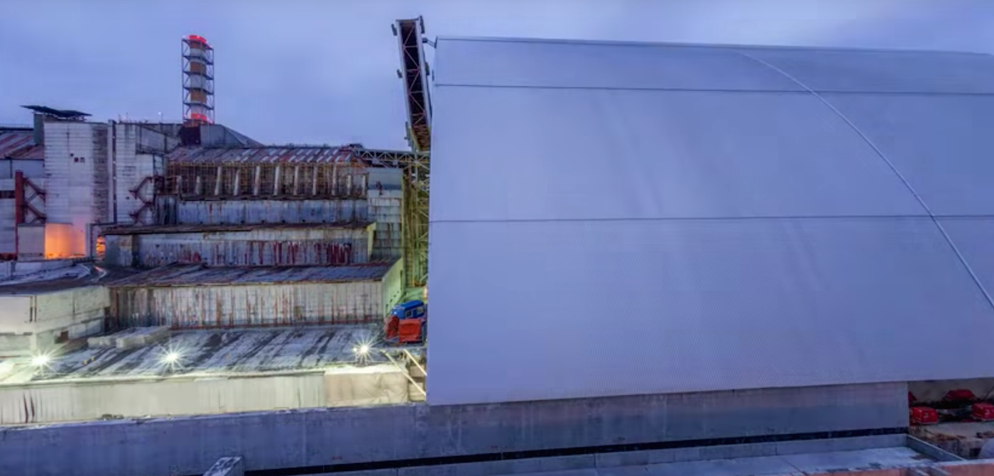 Massive Shelter Slides Into Place Over Chernobyl Reactor | SkyriseCities