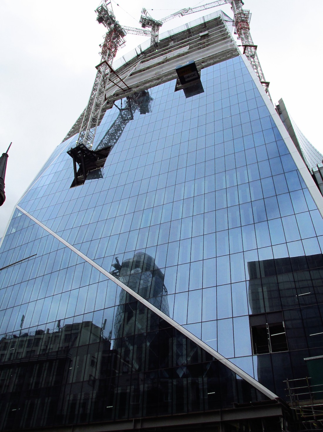The Scalpel to Cut a Fine Silhouette High Above the City of London ...