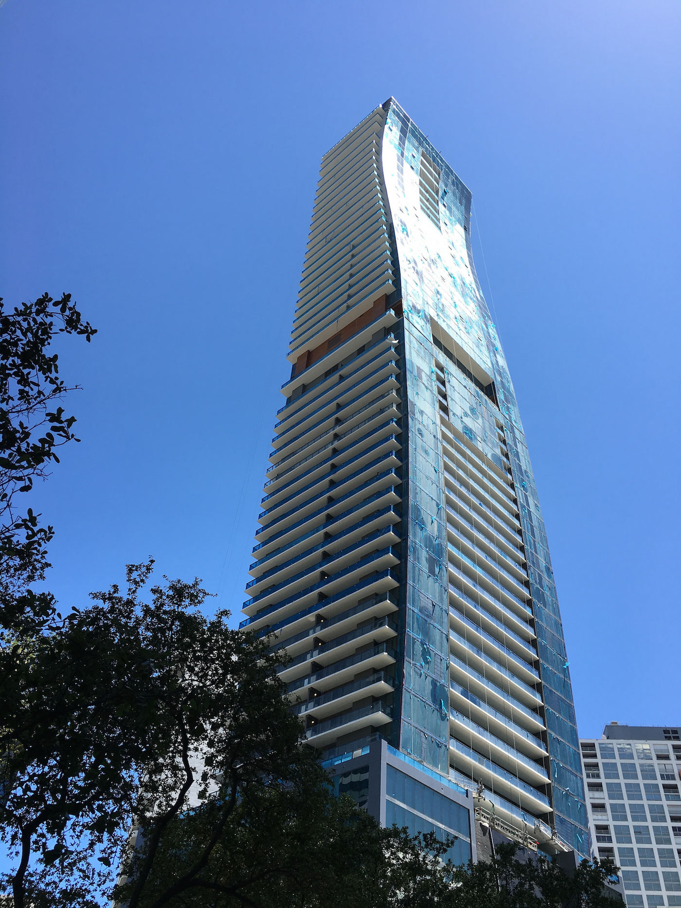 Undulating Echo Brickell Approaching Completion | SkyriseCities