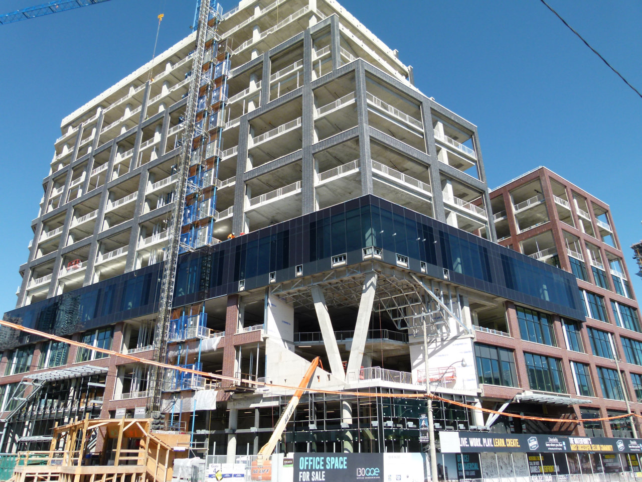 Architectural Features Appear on 130 QQE at Daniels Waterfront ...