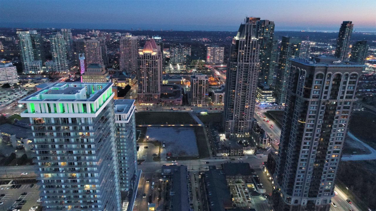 Photo of the Day: Dusk in Mississauga | UrbanToronto