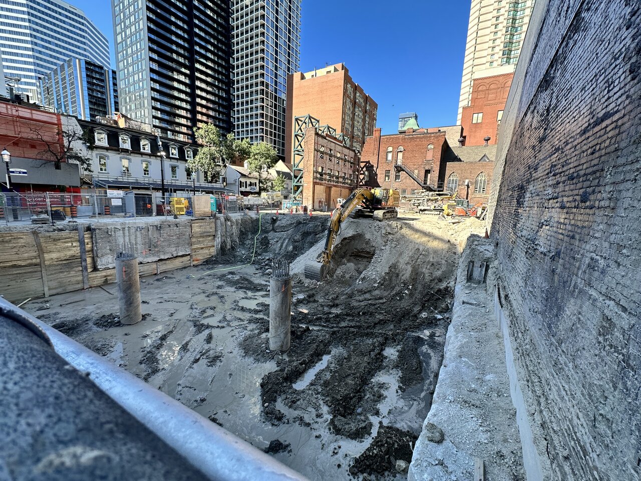 8 Elm Street Prepares for Tower Crane Installation | UrbanToronto