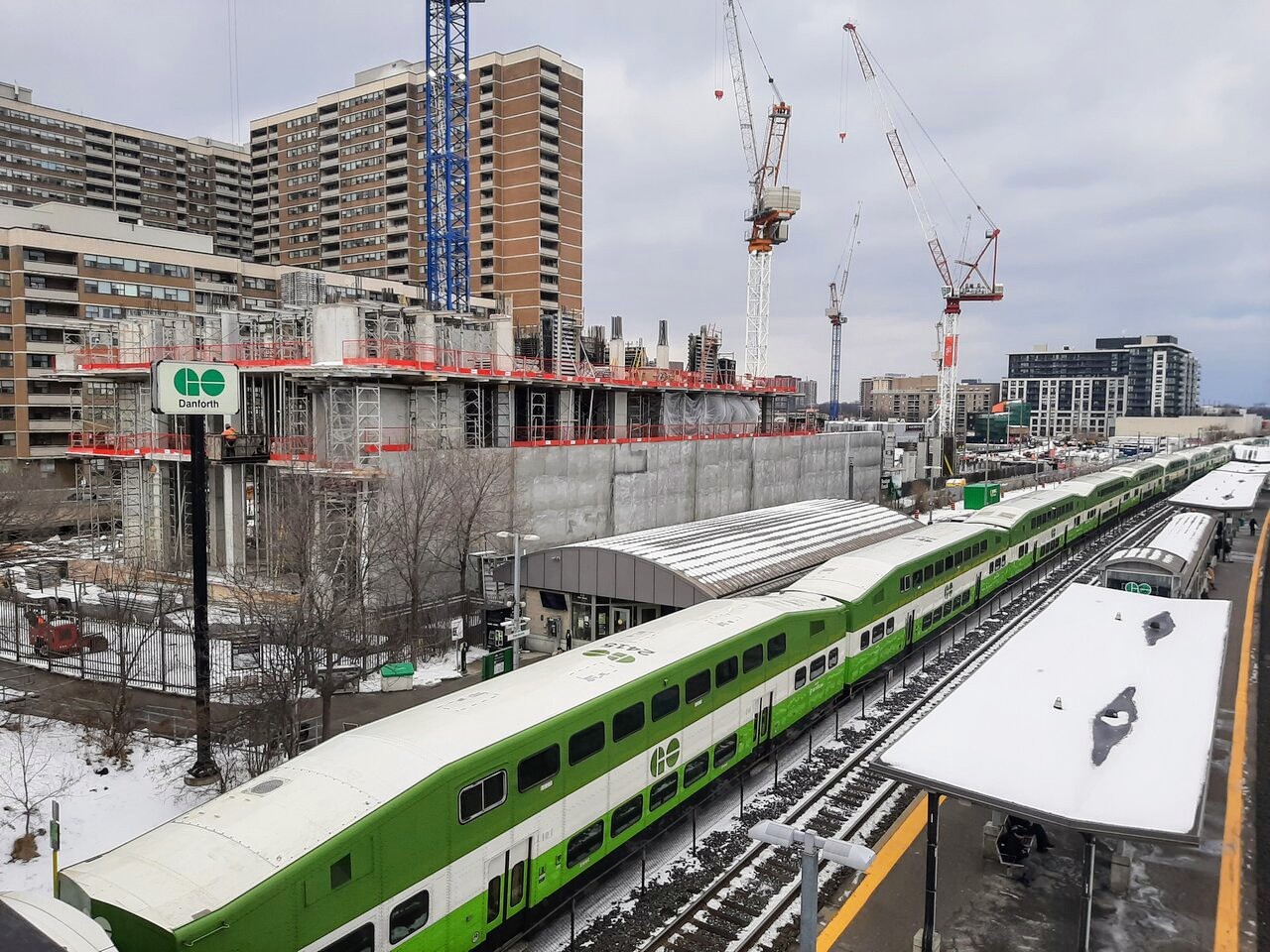 Three Cranes Up at Rushden Station Beside Danforth GO Station ...