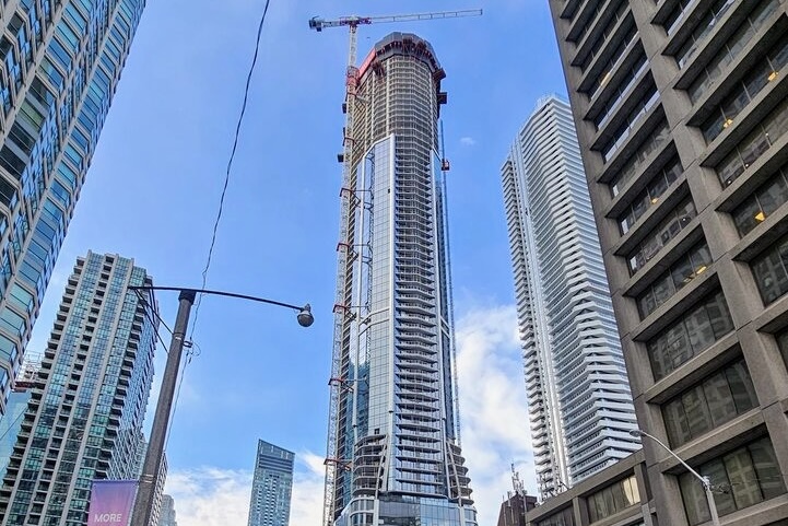 SkyTower at Pinnacle One Yonge Pushes Past 70th Storey Threshold ...
